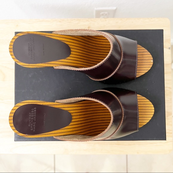Marc Jacobs | Shoes | Marc Jacobs Runway Leather Wood Heel Clogs 39 ...